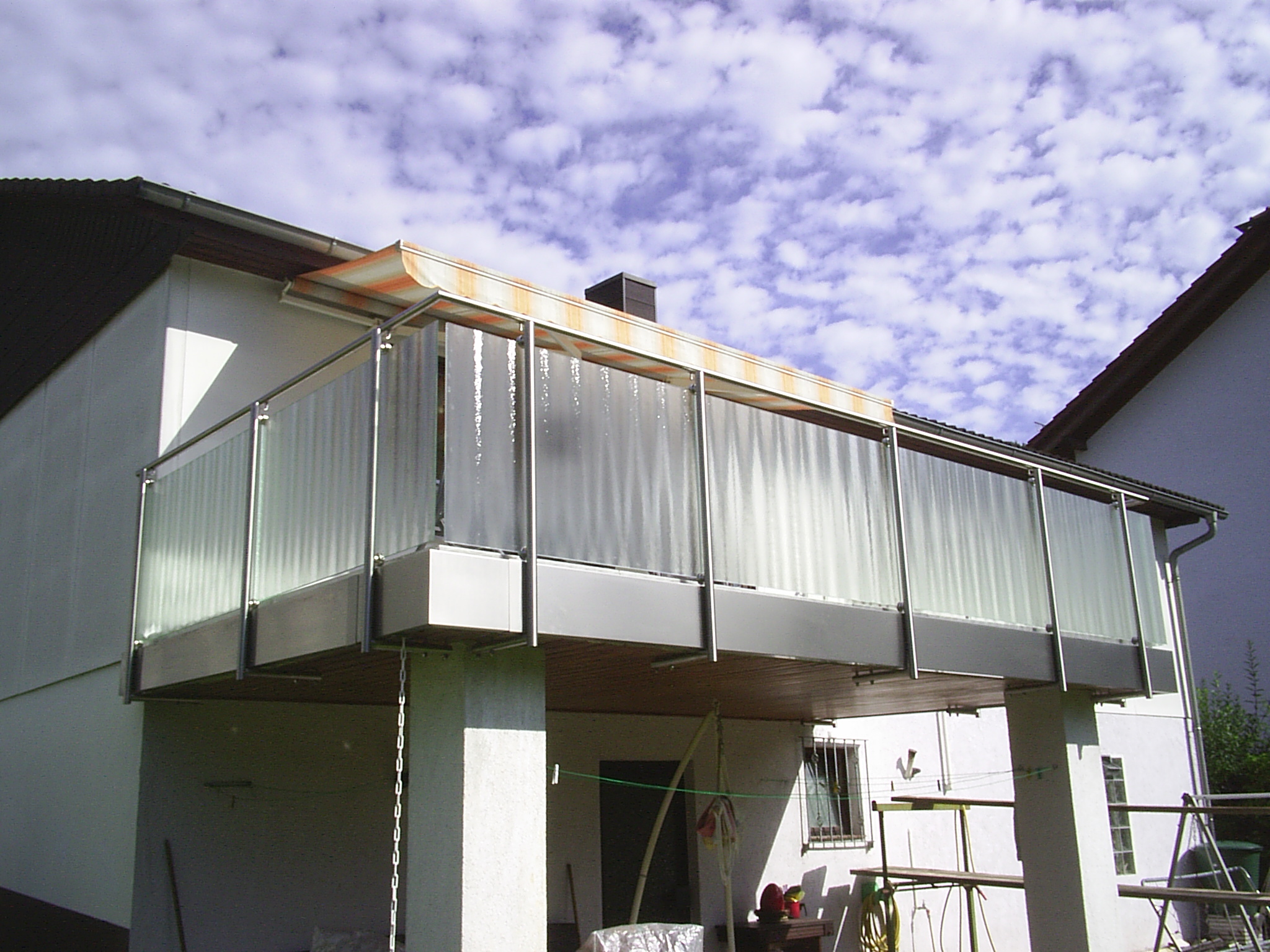 Metallbau Debus GmbH - Geländer mit Glas